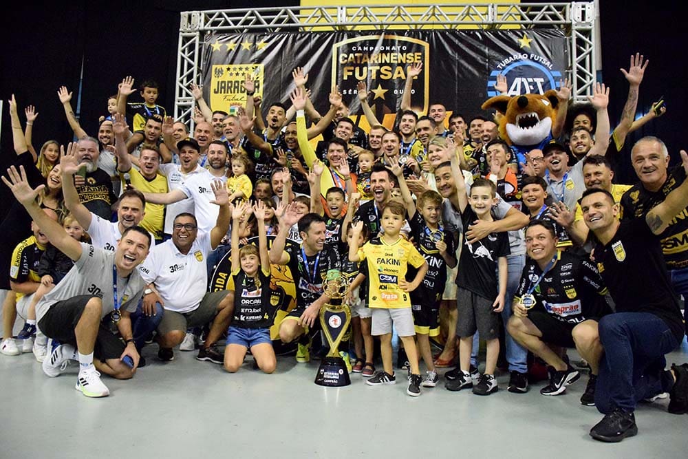 Jaraguá Futsal bate Tubarão e conquista o Estadual - Guararema News