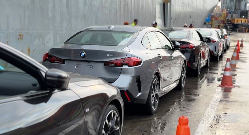 Porto de Itajaí recebe 712 carros de luxo embarcados em navio ...