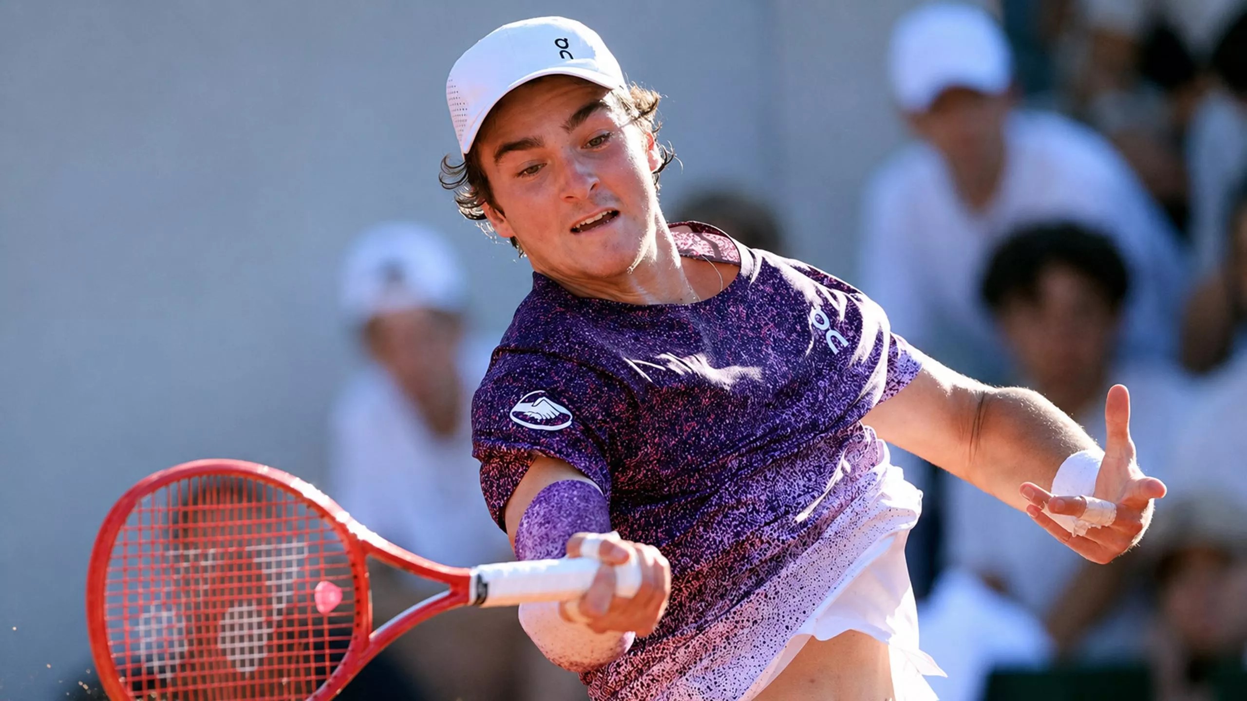 João Fonseca vira sobre croata e vai encarar Djoko em Roland Garros ...